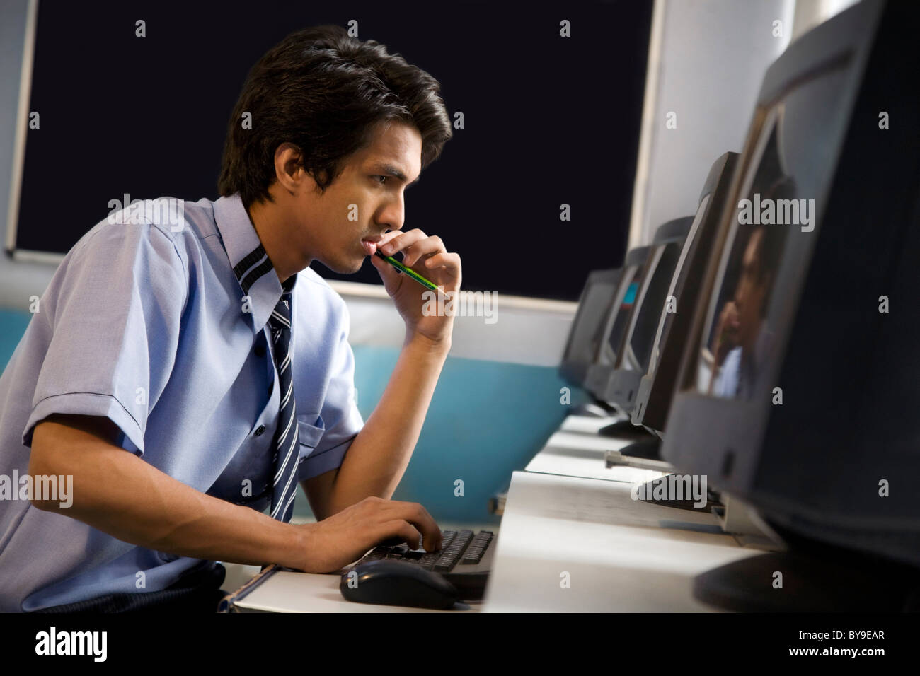 Indian students computer lab hi-res stock photography and images - Alamy
