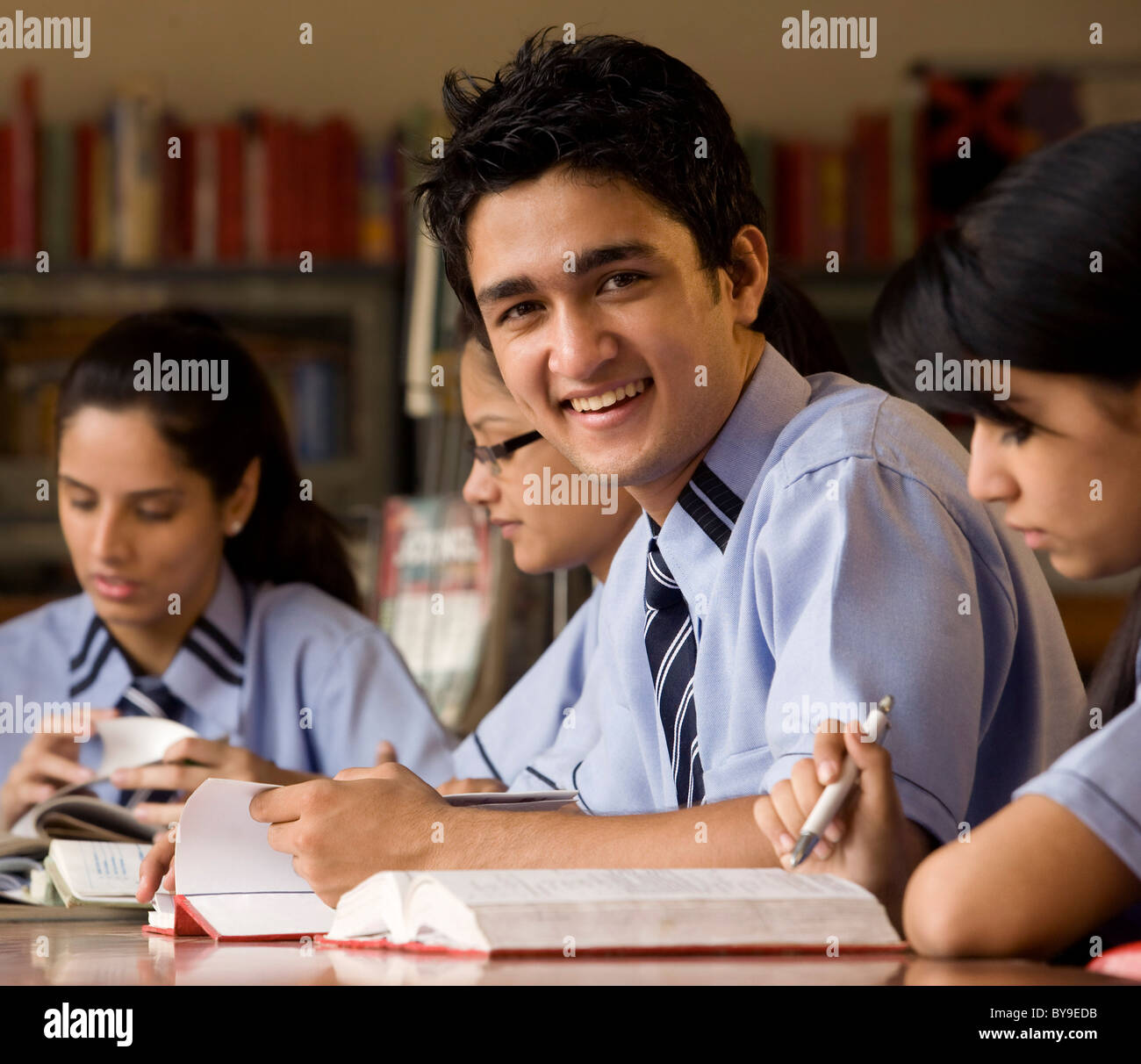 Indian library hi-res stock photography and images - Alamy