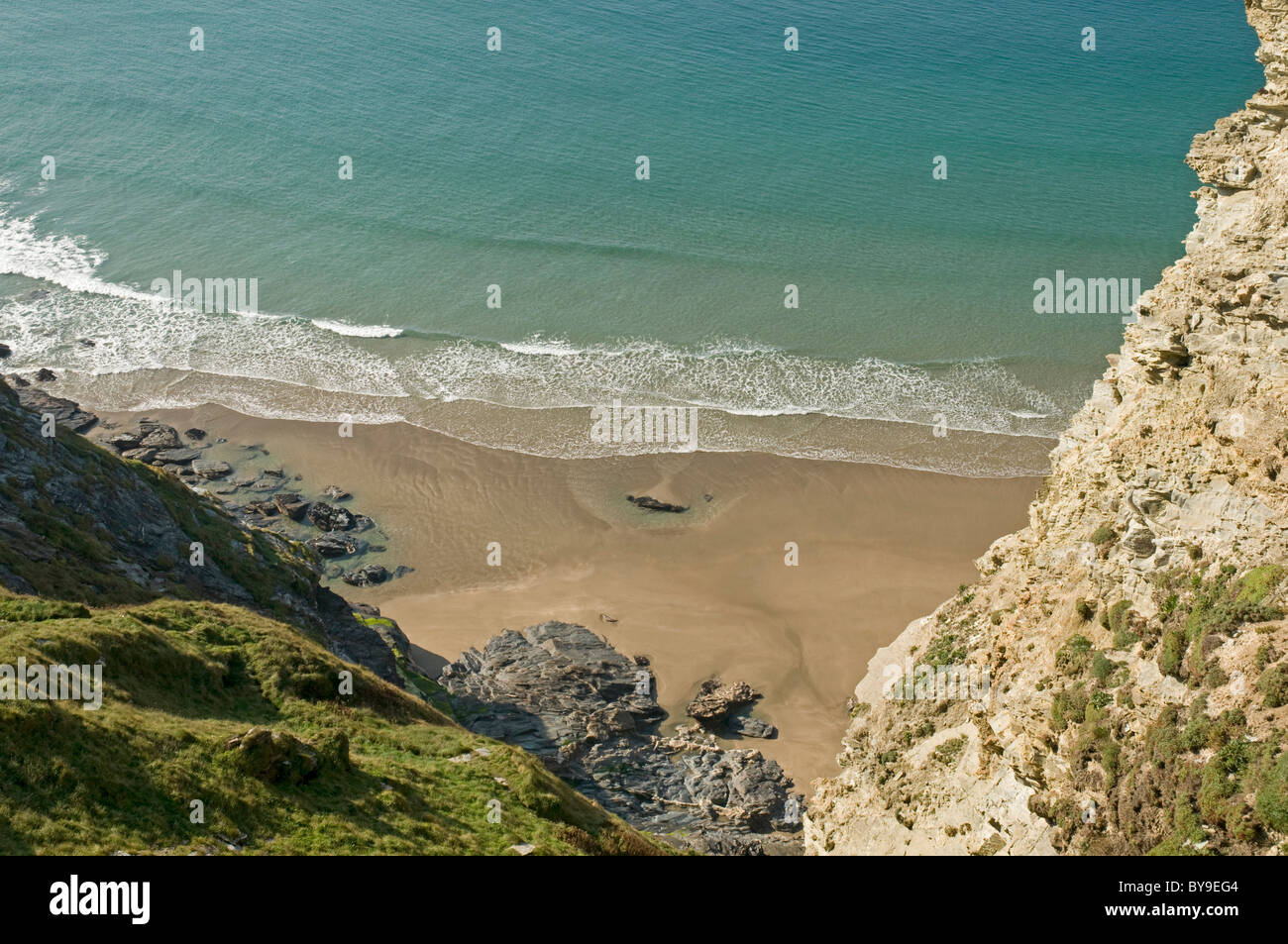 Hole Beach on the north Cornwall coast, near Trebarwith Strand Stock ...