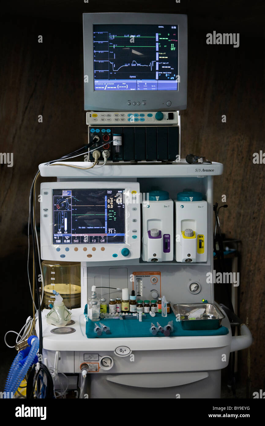 Medical equipment hi-res stock photography and images - Alamy