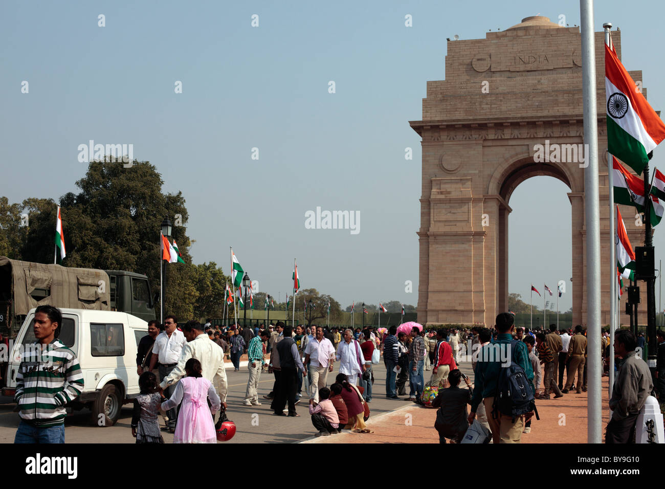 India gate tourist attraction hi-res stock photography and images - Alamy