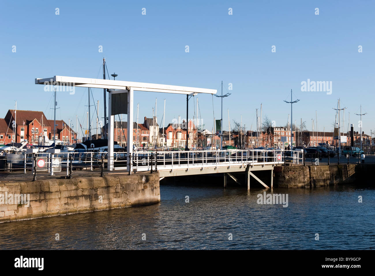 Spinney type bridge at Hull Marina, Humberside Stock Photo - Alamy