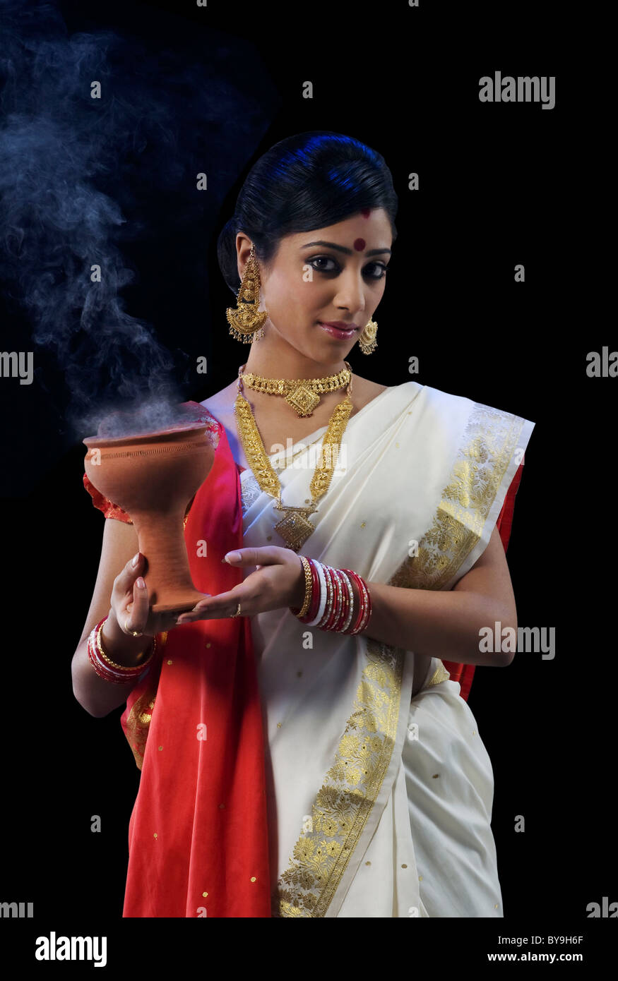 Dhunuchi hi-res stock photography and images - Alamy