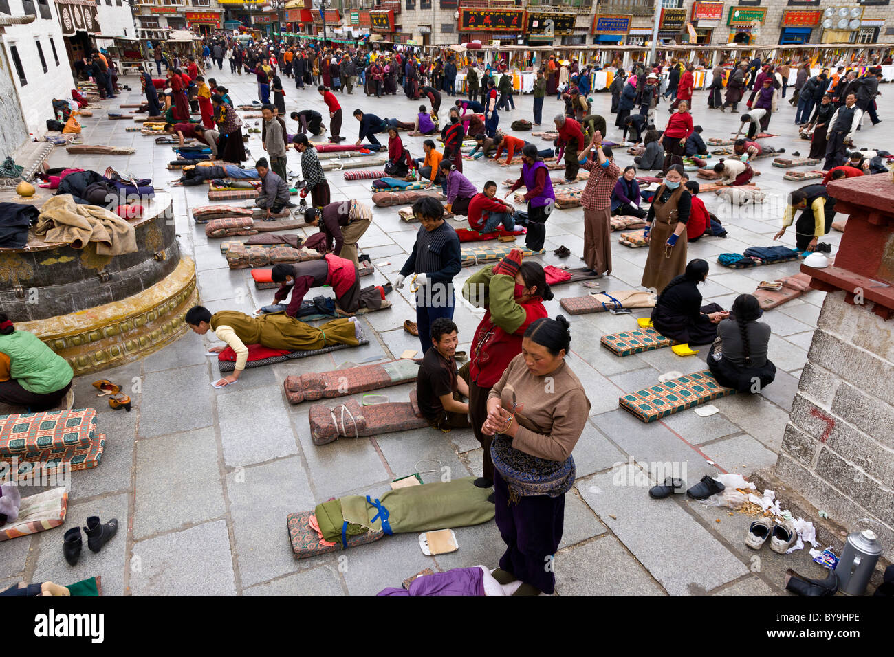 Prostration prostrating hi-res stock photography and images - Alamy
