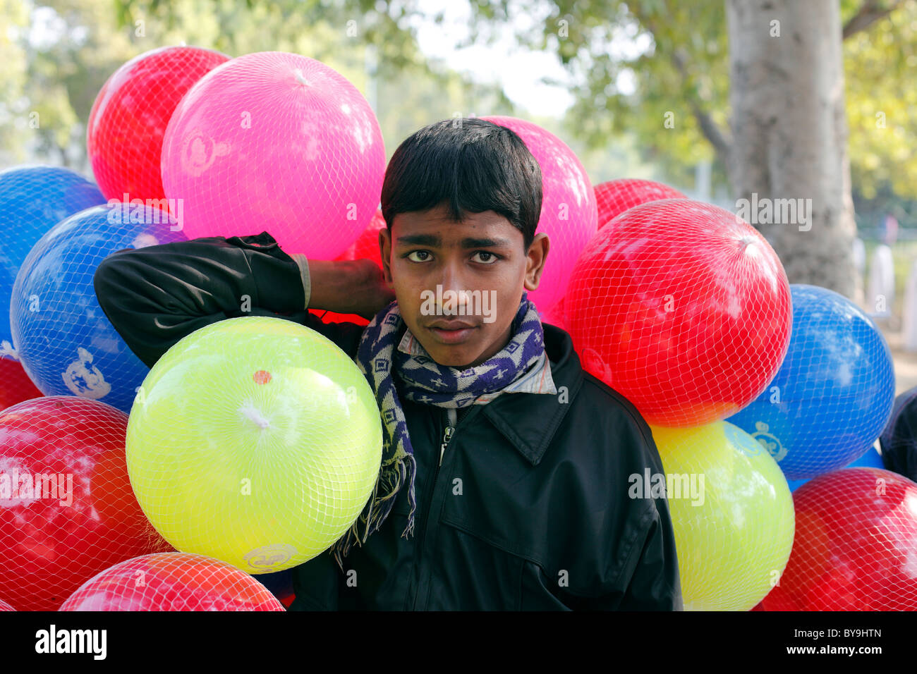 Delhi india gate balloons hi-res stock photography and images - Alamy