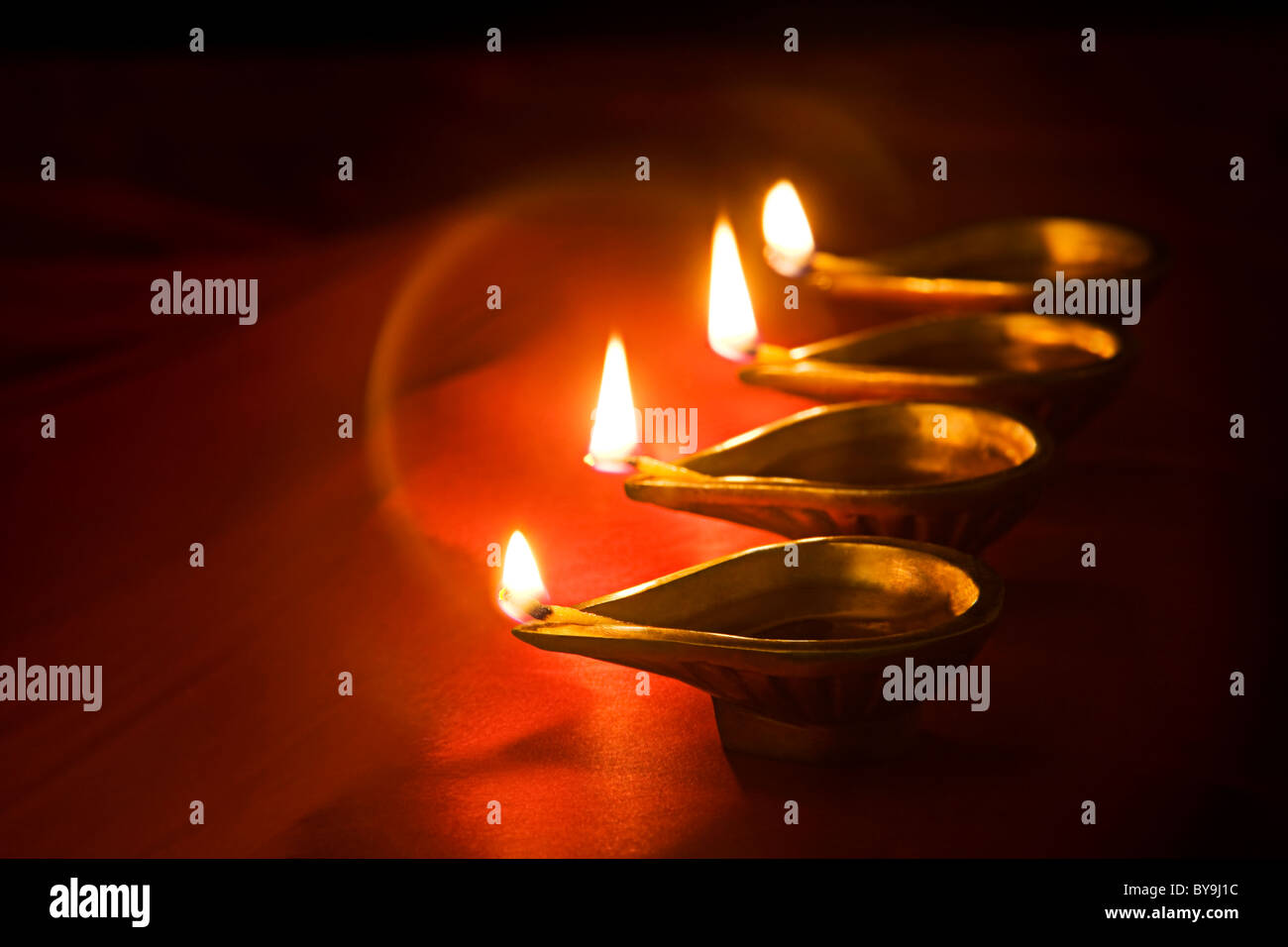 Row diyas diwali festival hi-res stock photography and images - Alamy