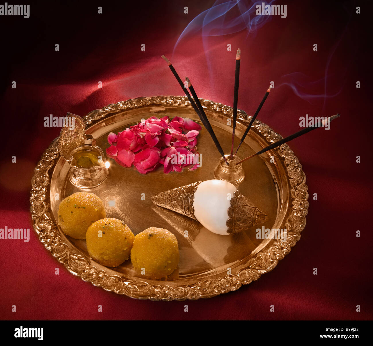 Flowers agarbatti diya hi-res stock photography and images - Alamy