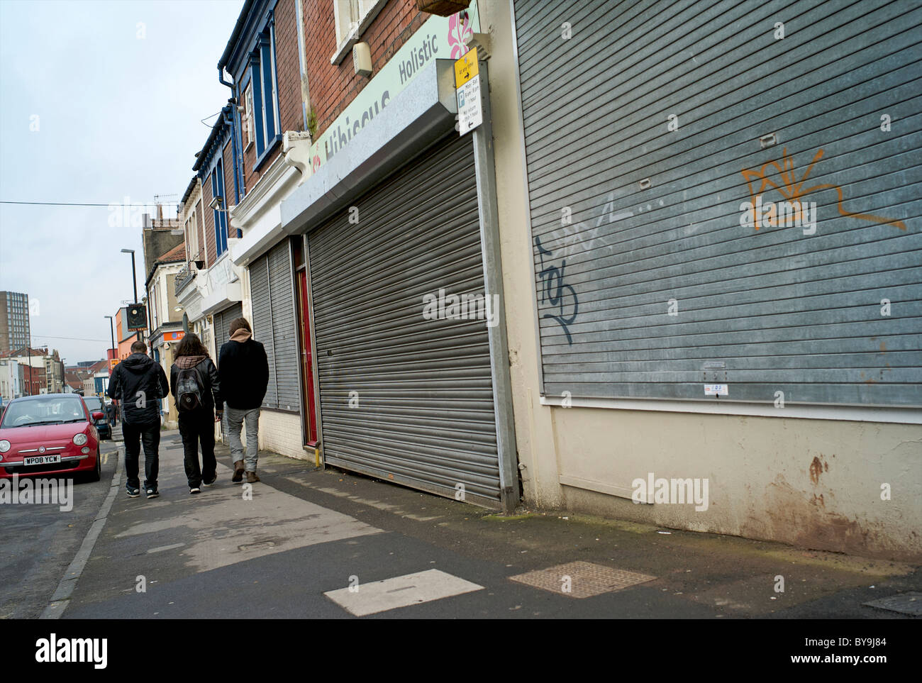 Row of empty shops hi-res stock photography and images - Alamy