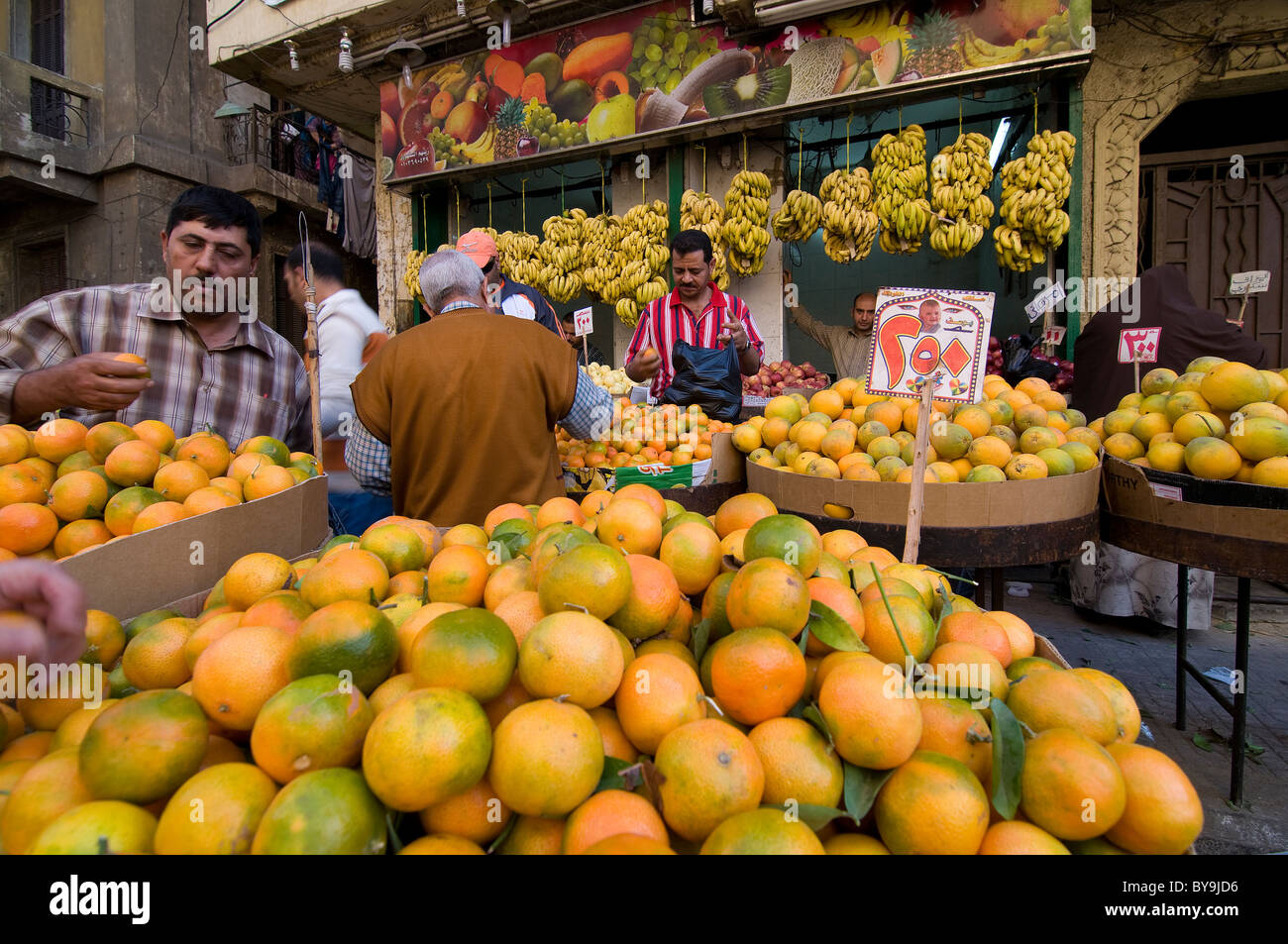 Fruit vendor cairo egypt hi-res stock photography and images - Alamy