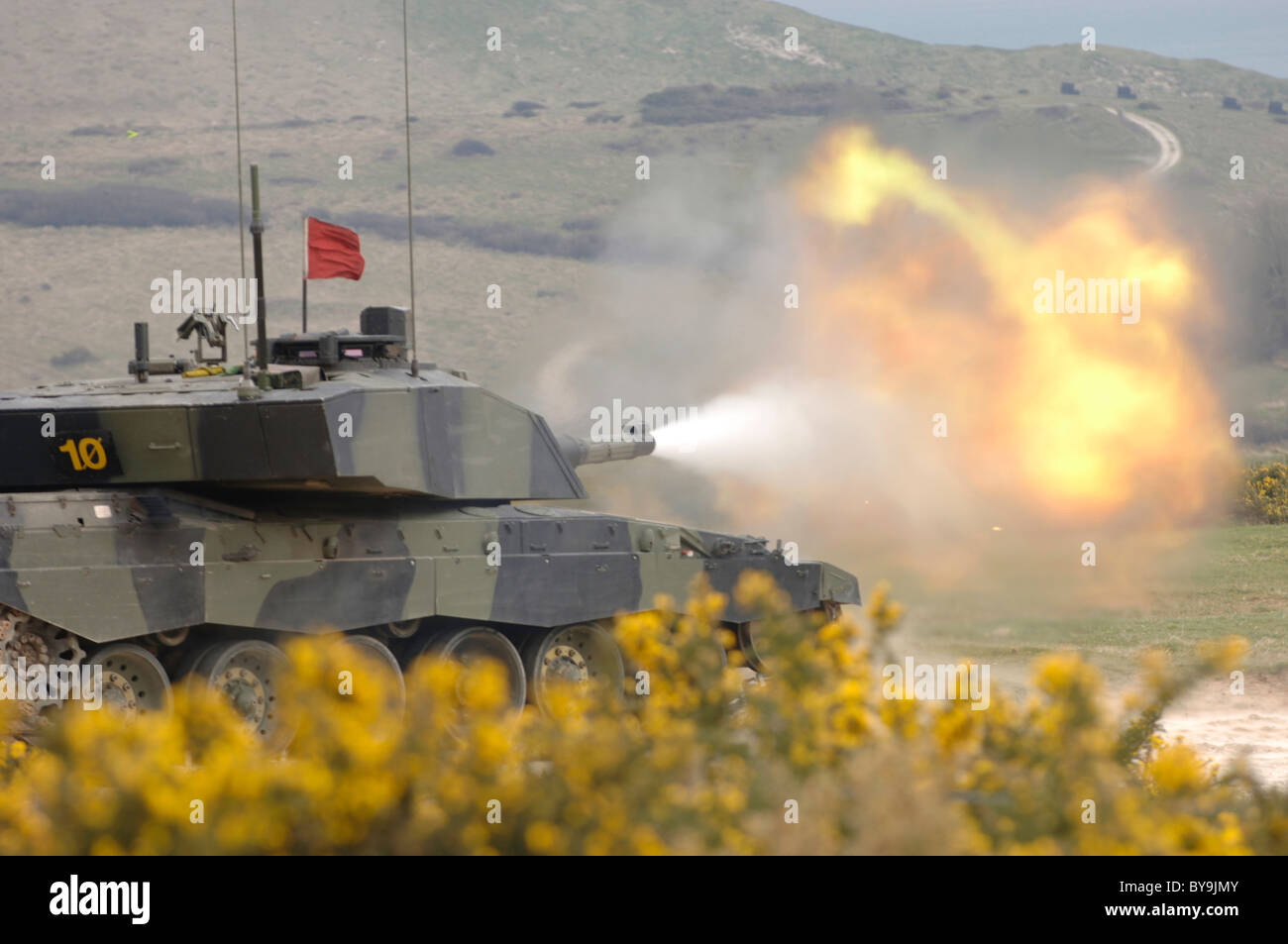 Tank fire hi-res stock photography and images - Alamy