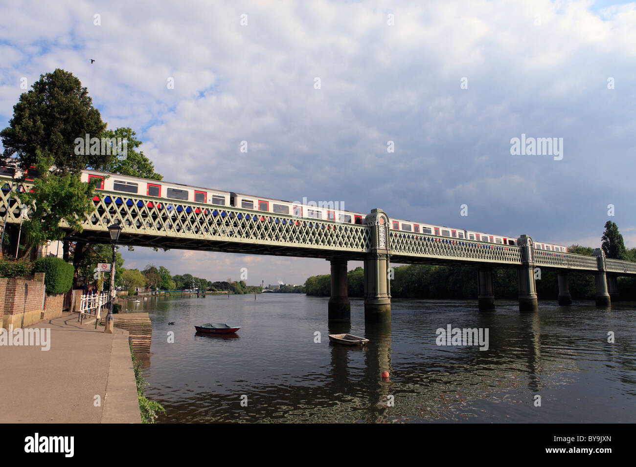 Chiswick Bridge High Resolution Stock Photography and Images - Alamy