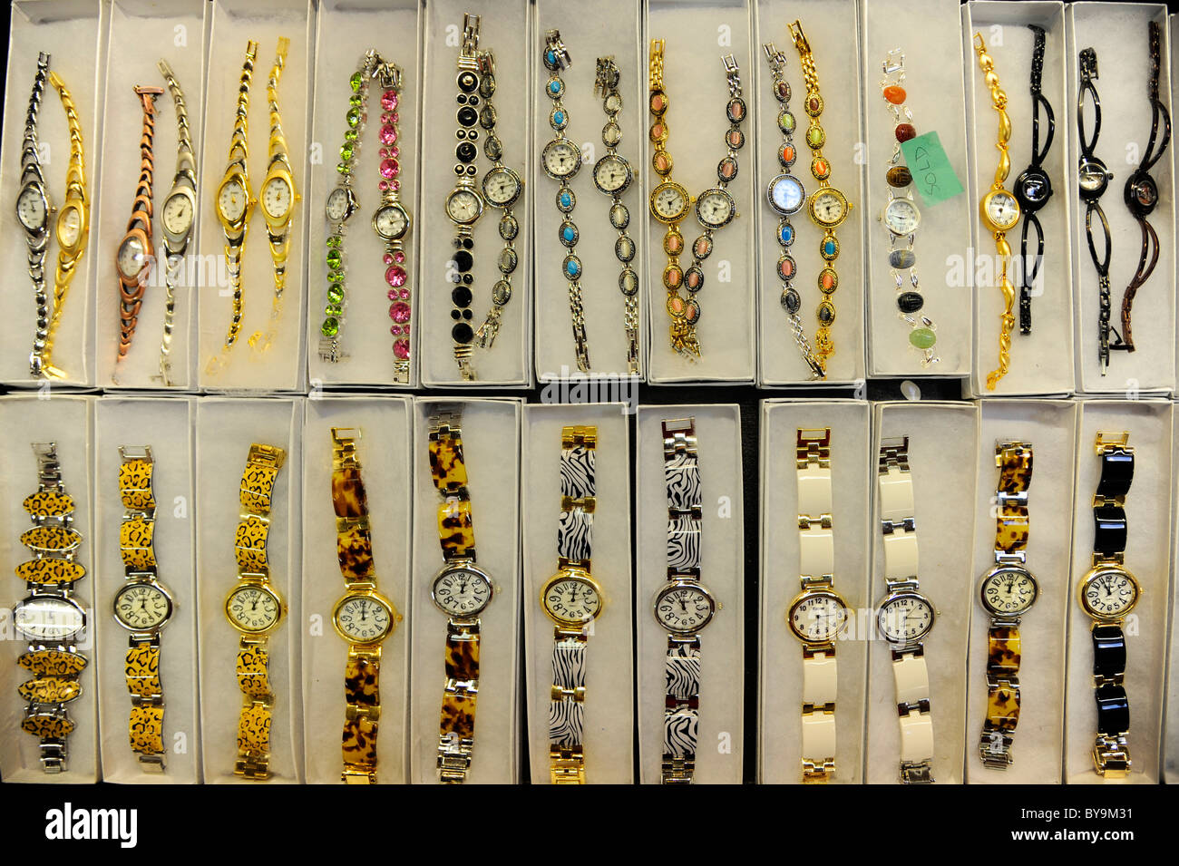 Collection pattern of watches and other time pieces Stock Photo - Alamy