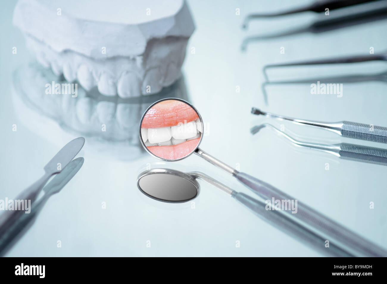 Dental instrument hi-res stock photography and images - Alamy