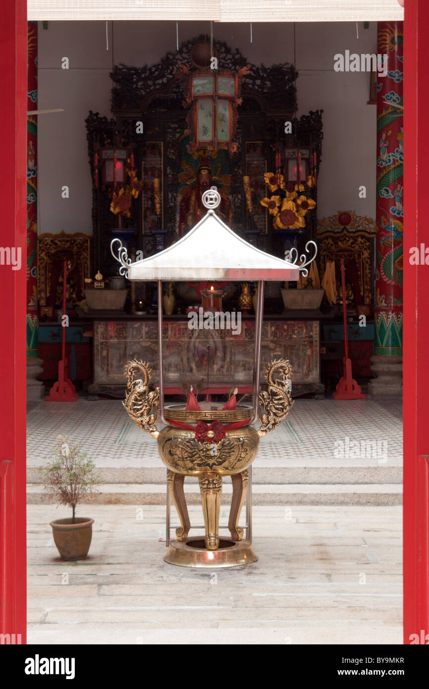 Temple shrine hi-res stock photography and images - Alamy
