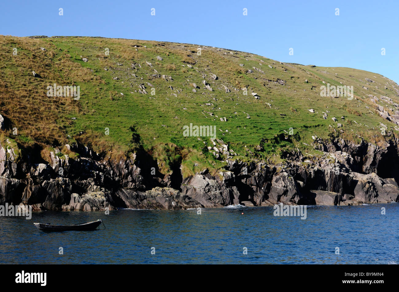 Irish currach boat hi-res stock photography and images - Alamy