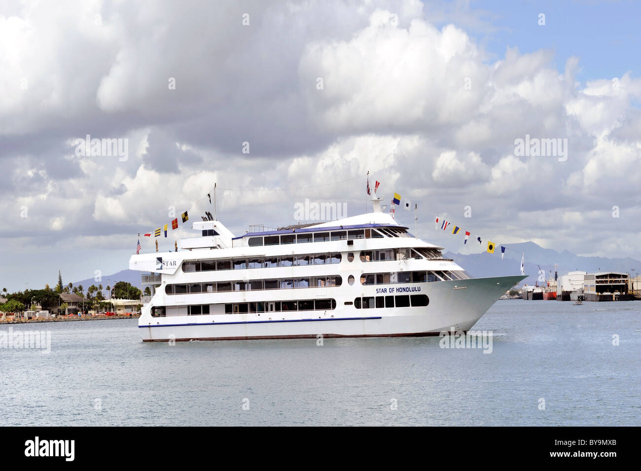 Star of honolulu cruise hi-res stock photography and images - Alamy