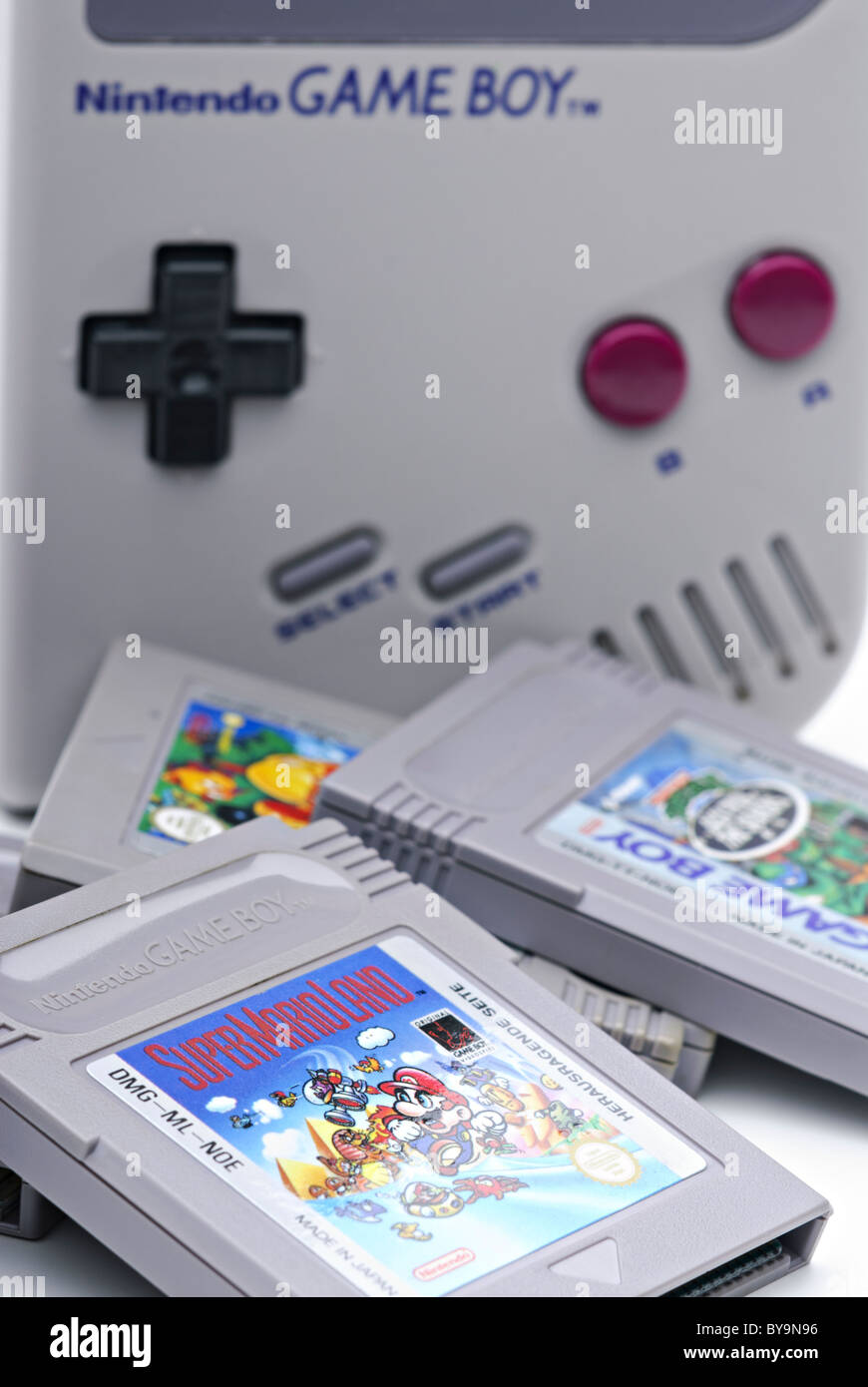 Gameboy 1989 hi-res stock photography and images - Alamy
