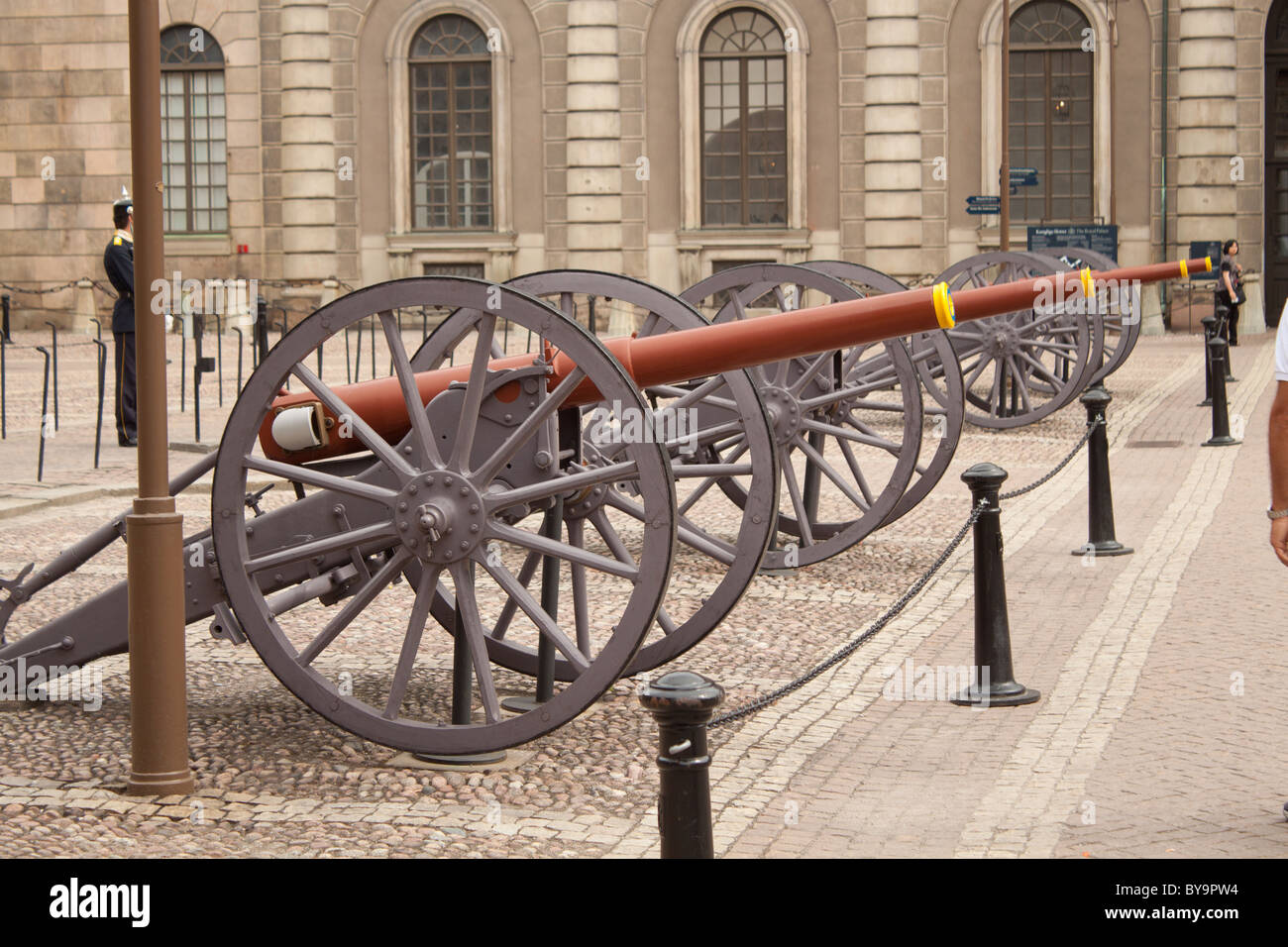 Palace cannons hi-res stock photography and images - Alamy