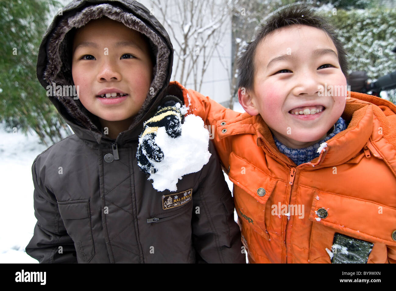 Chinese children playing, china hi-res stock photography and images - Alamy