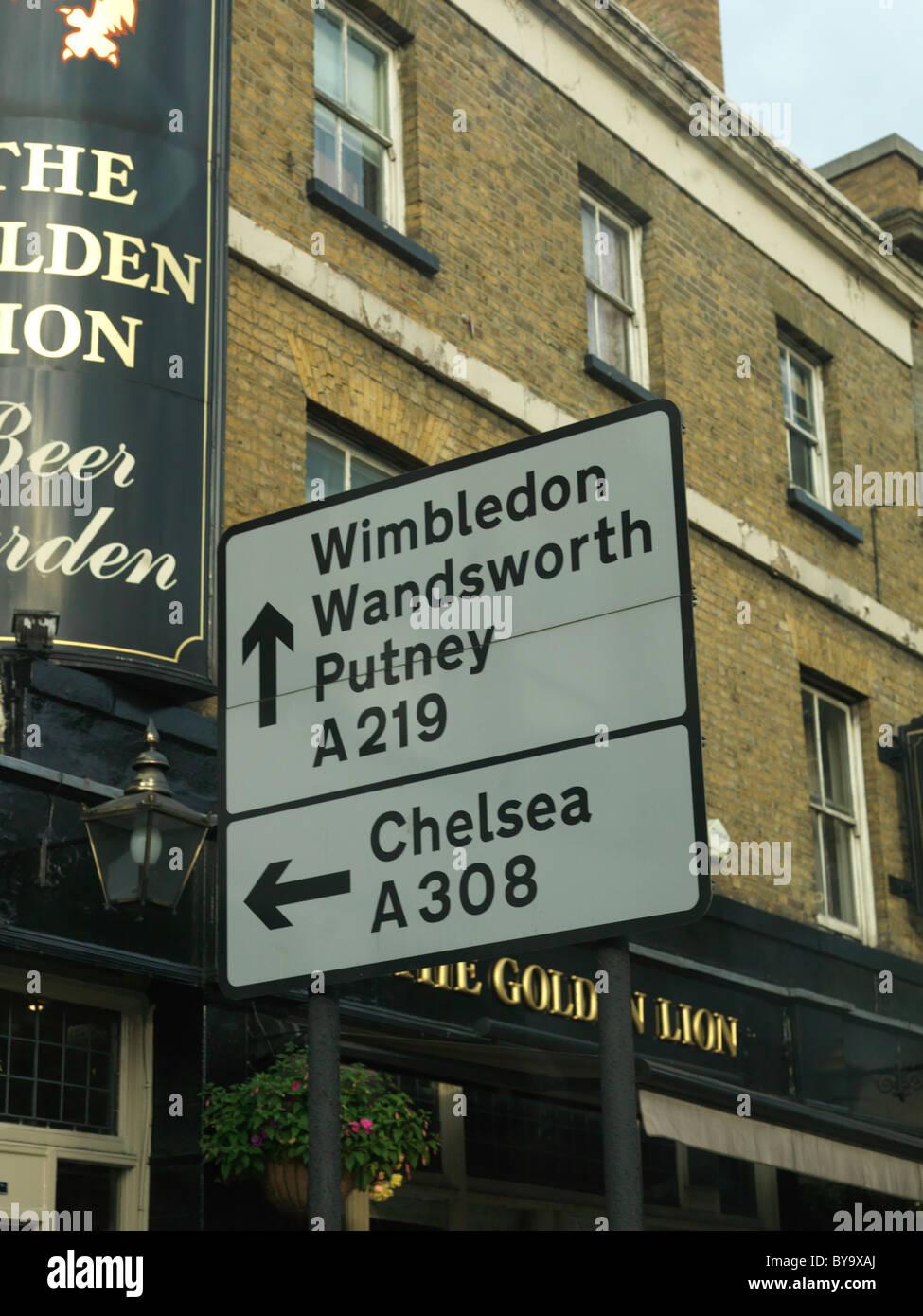 London England Road Signs Stock Photo - Alamy