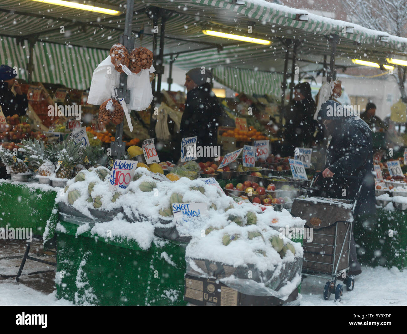 Surrey england epsom market stall hi-res stock photography and images ...