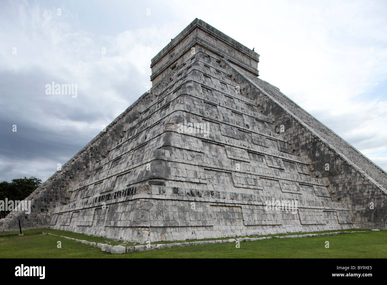 THE CASTLE, MAYAN RUINS AT CHICHEN ITZA, MEXICO Stock Photo - Alamy