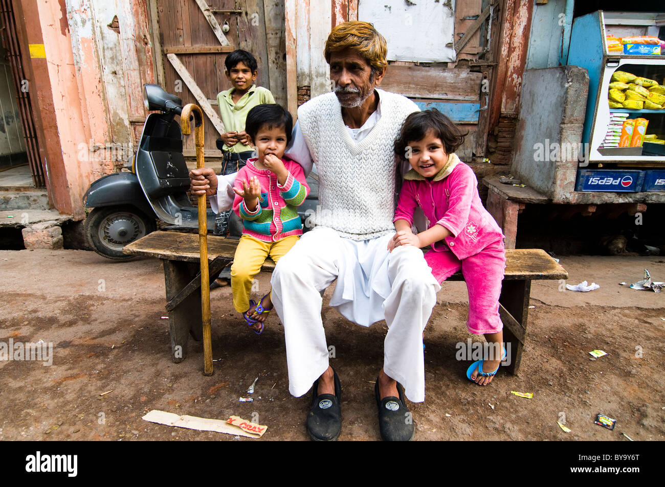 Muslim family life hi-res stock photography and images - Alamy