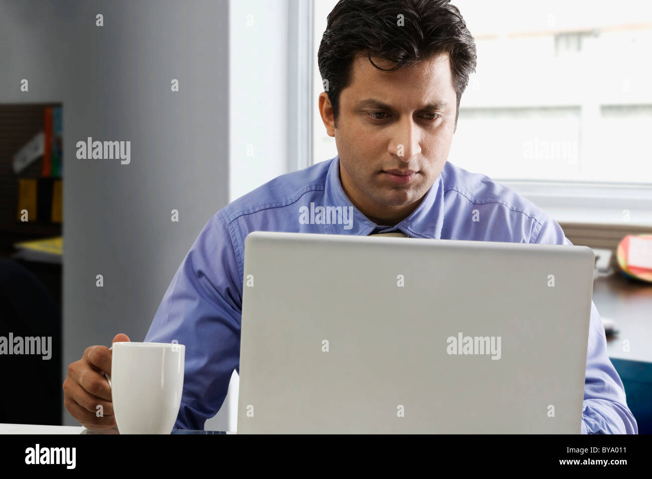 Pictures on coffee cups hi-res stock photography and images - Alamy