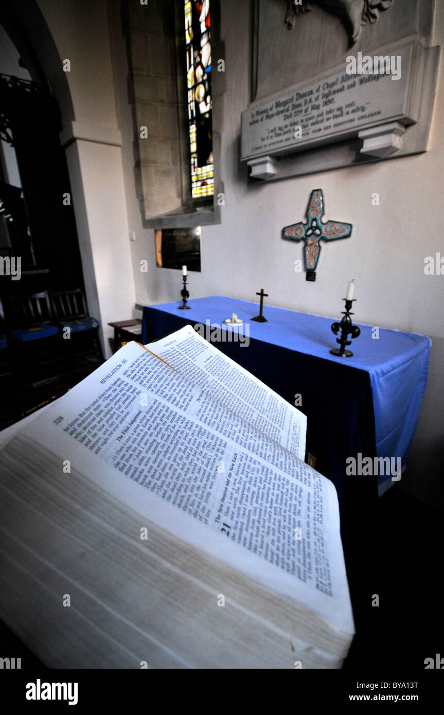 Kintbury Parish Church Interior Berkshire UK Bible Stock Photo - Alamy