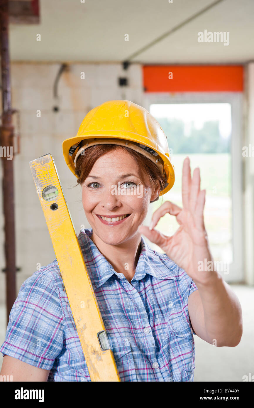 Hard hat sign hi-res stock photography and images - Alamy