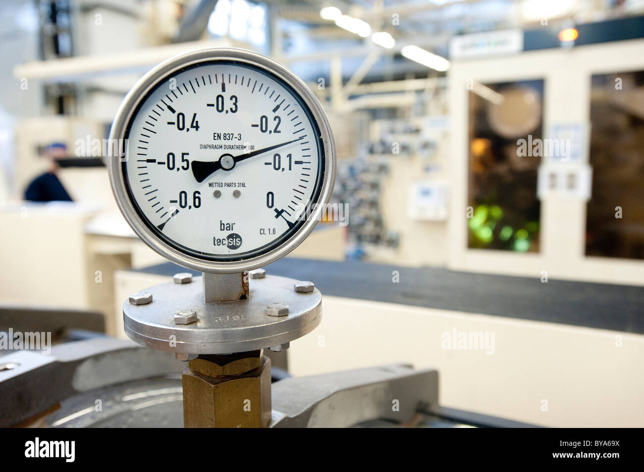 Manometer, pressure gauge for the manufacturing and printing of tubes ...