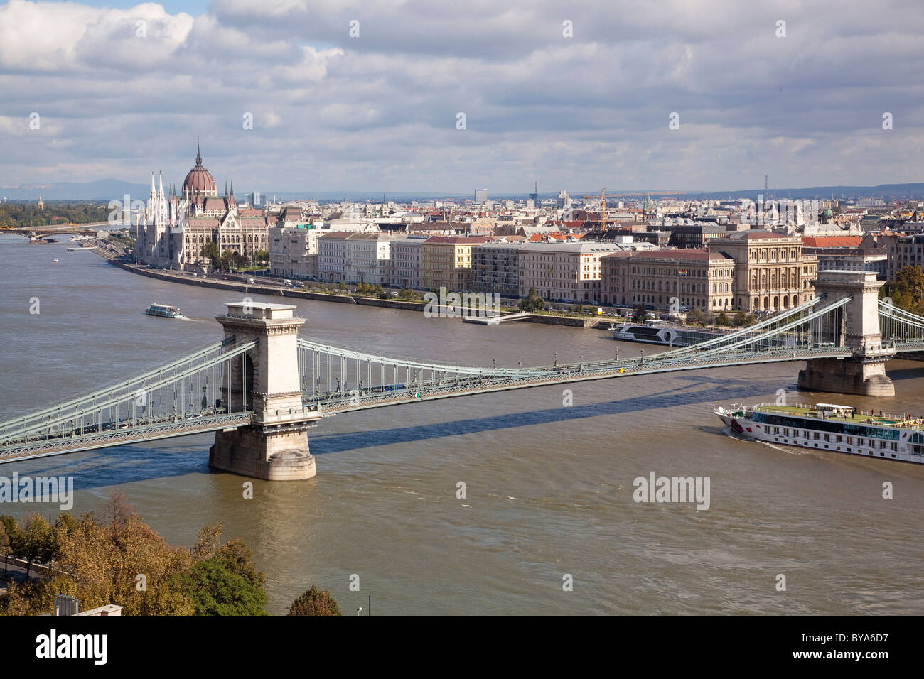 Budapest bridges danube hi-res stock photography and images - Alamy