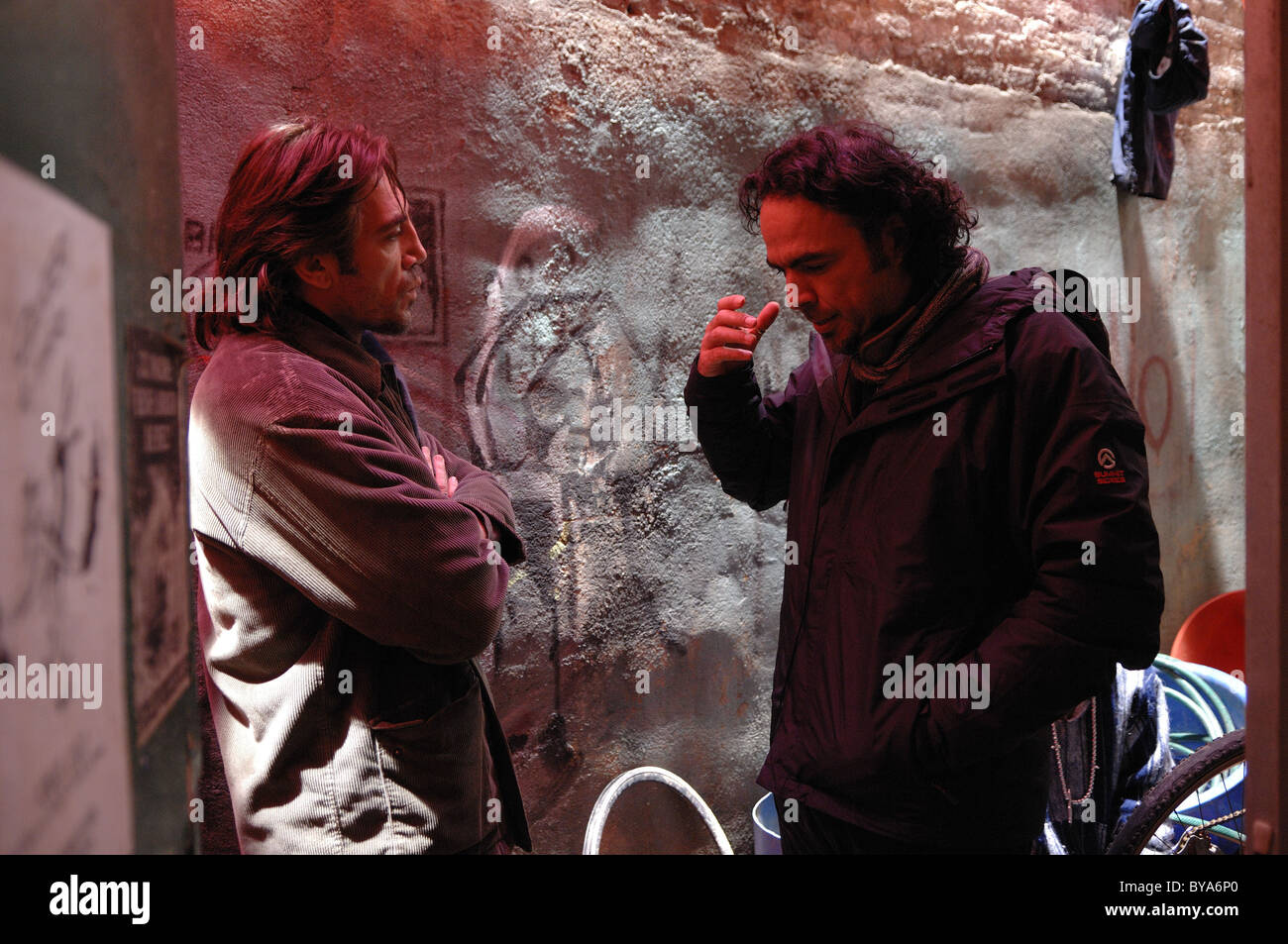Alejandro gonzalez inarritu on set hi-res stock photography and images ...