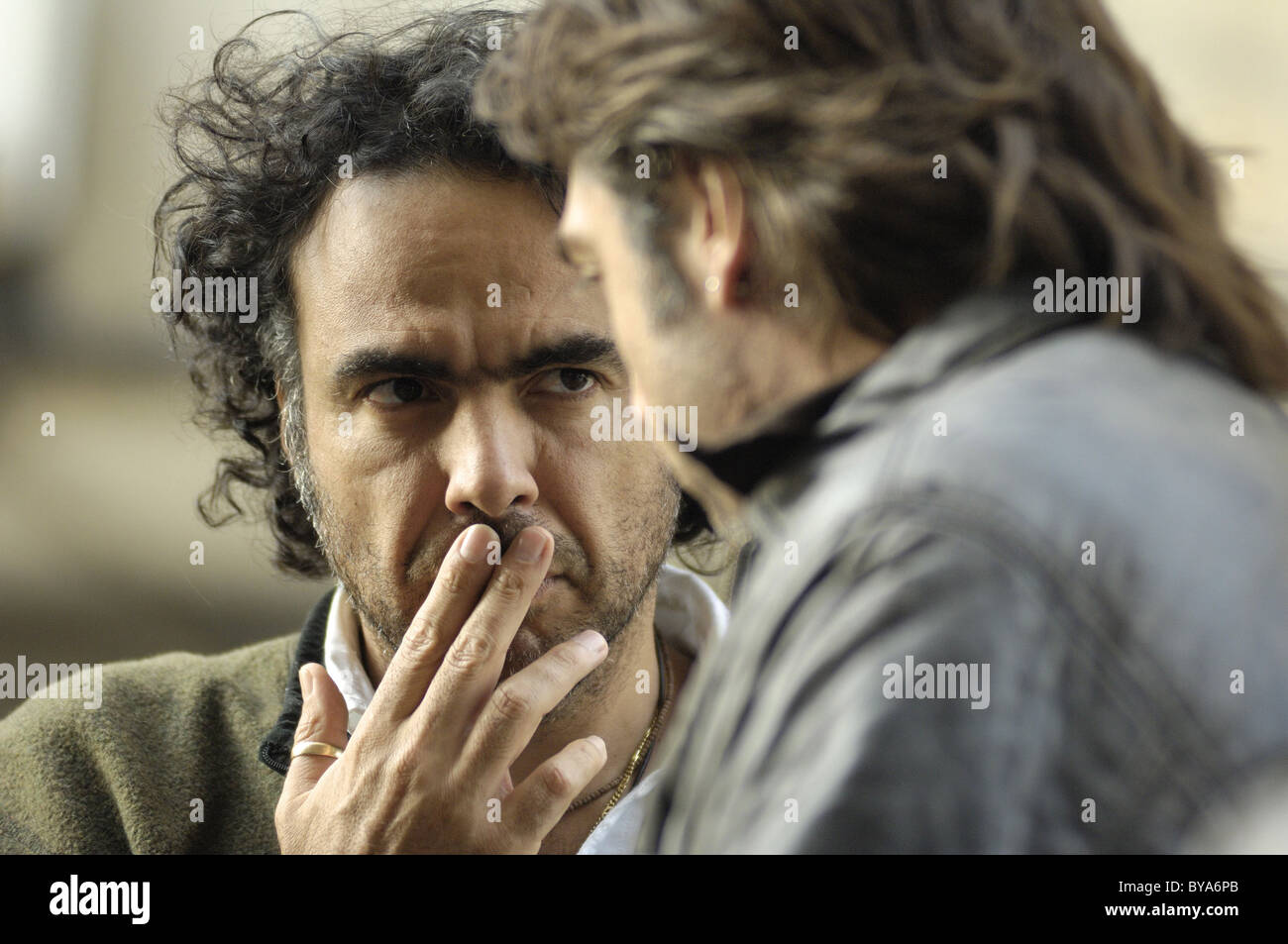 Alejandro gonzalez inarritu on set hi-res stock photography and images ...