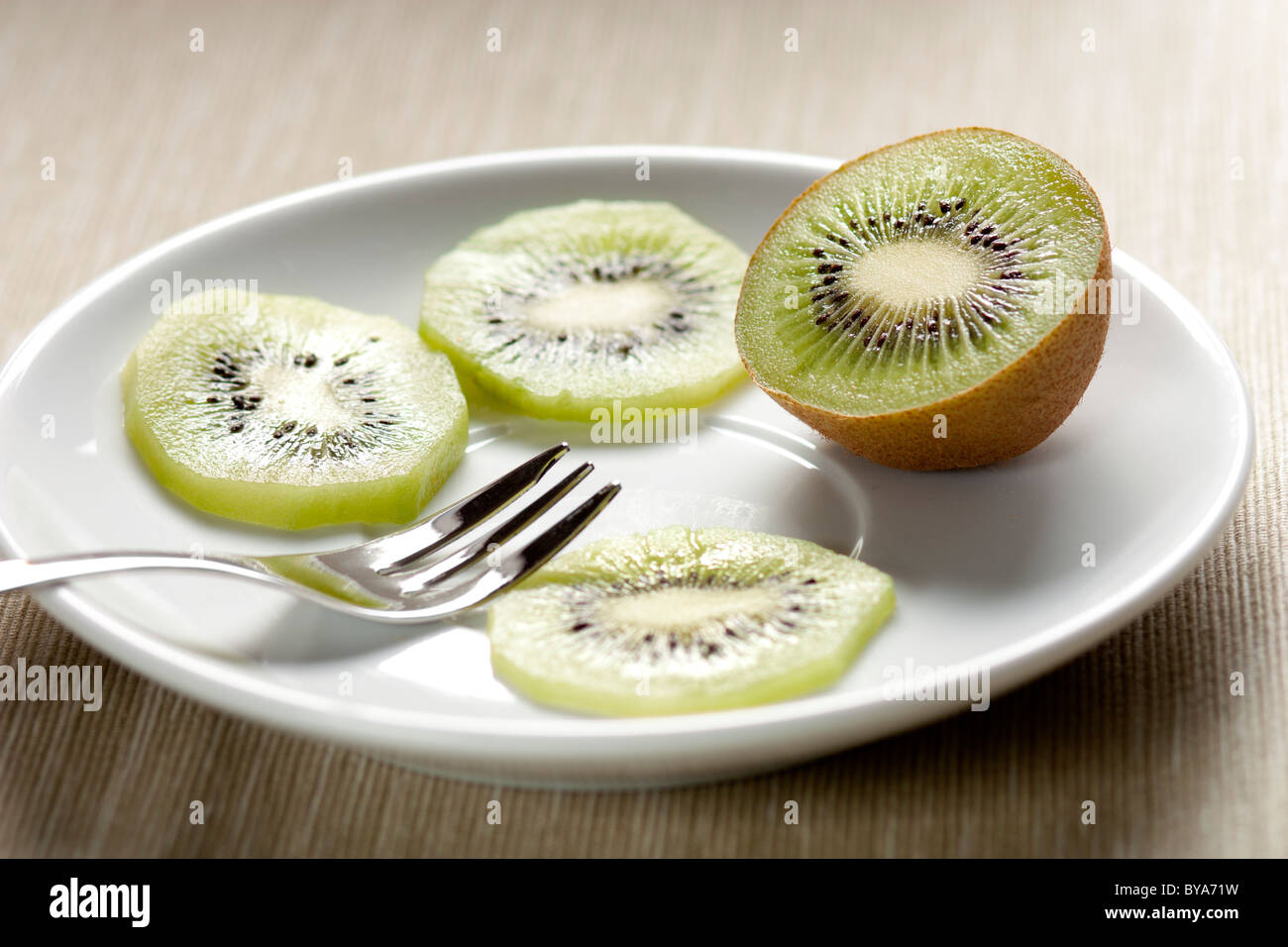 Kiwifruit slices hi-res stock photography and images - Alamy