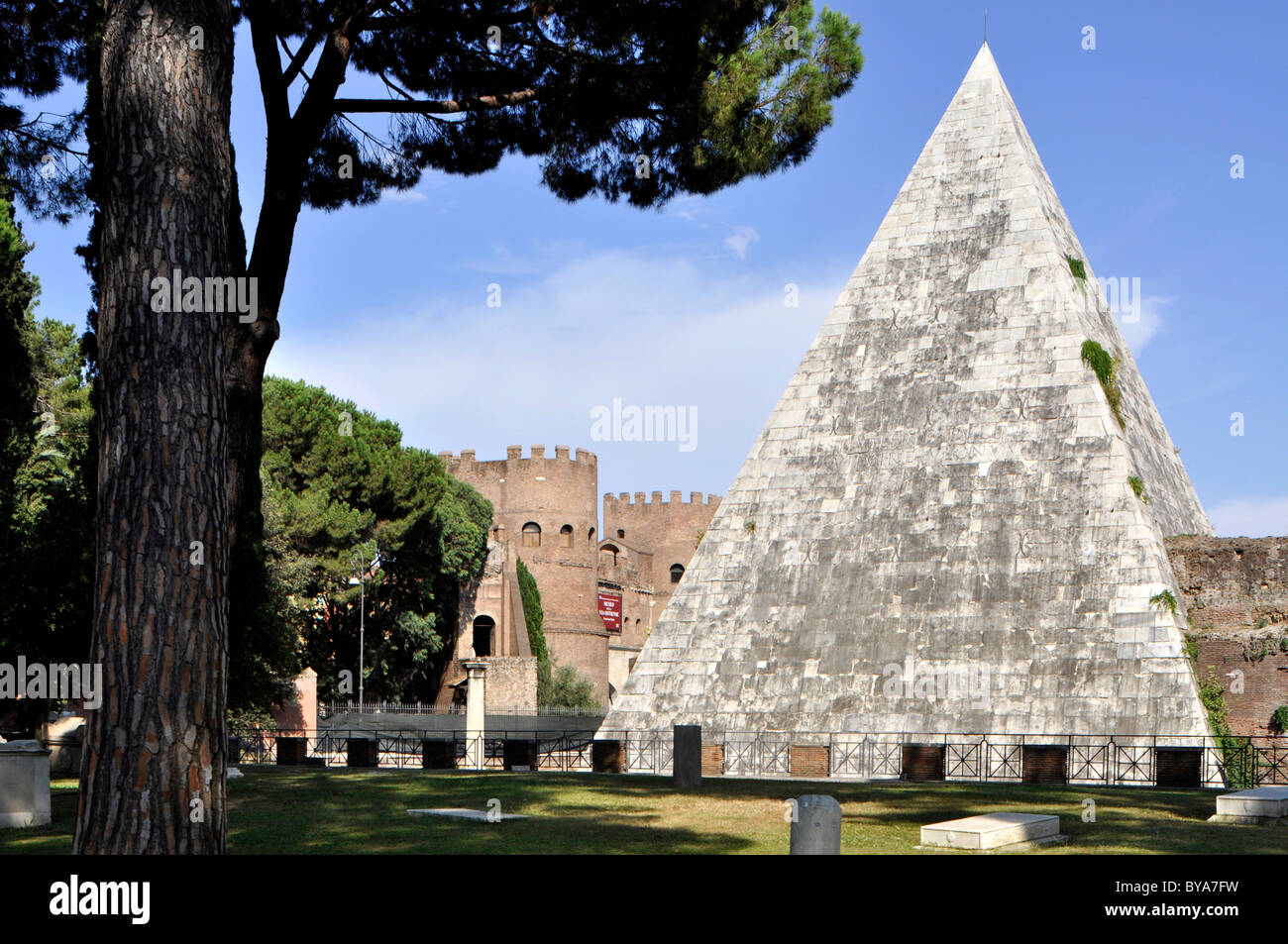 Porta San Paolo, Cestius Pyramid, Cestio Campo Cemetery, Rome, Lazio ...
