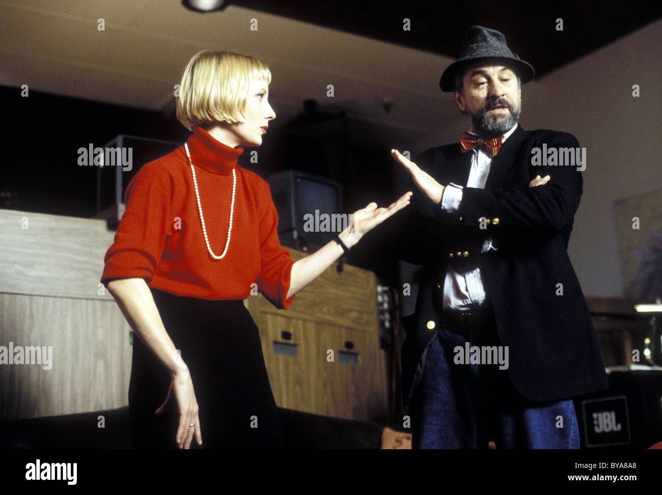 Wag the Dog Year : 1997 USA Director : Barry Levinson Anne Heche ...