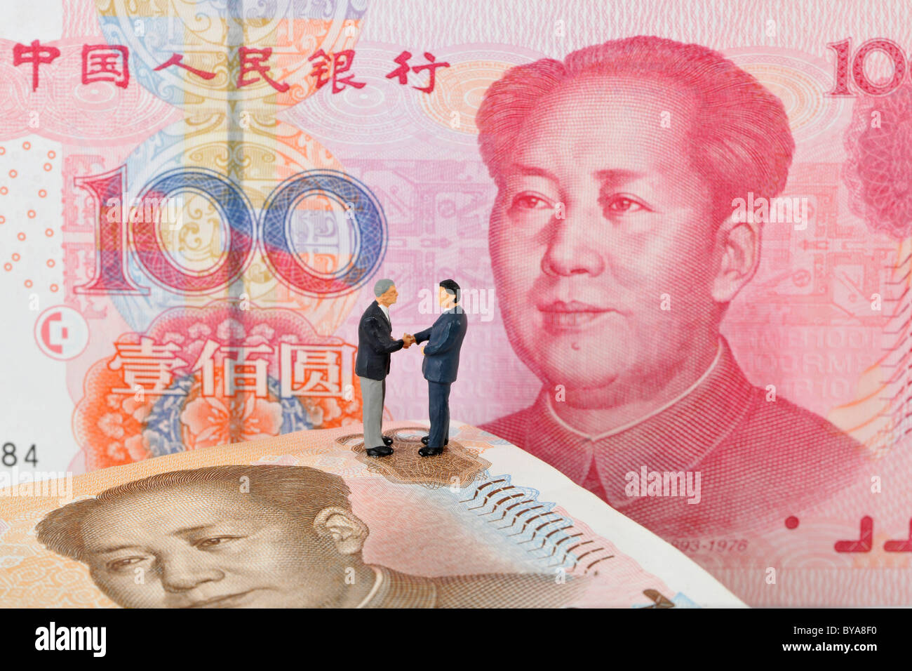 Chinese figurines hi-res stock photography and images - Alamy