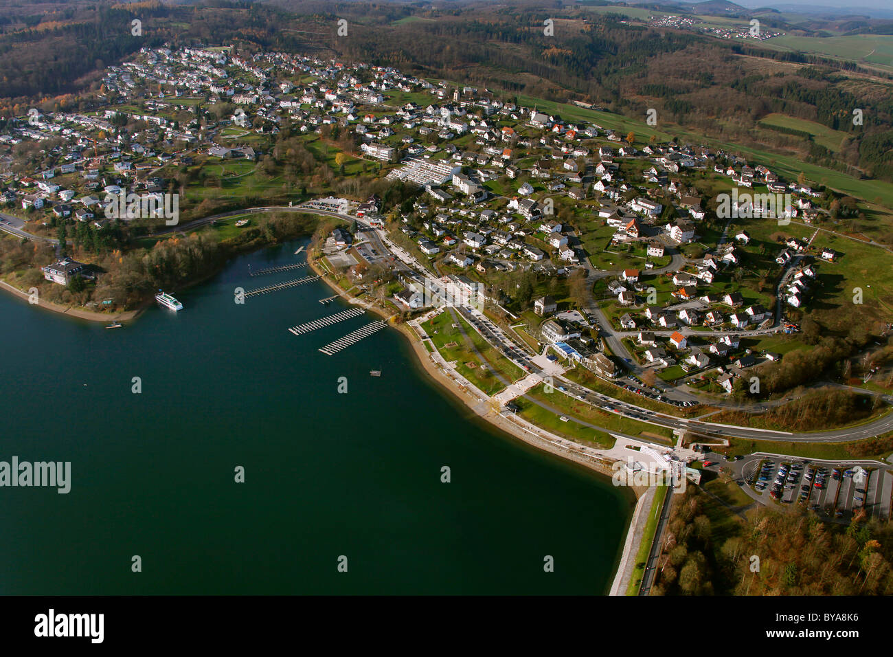 Promenade lake hi-res stock photography and images - Alamy