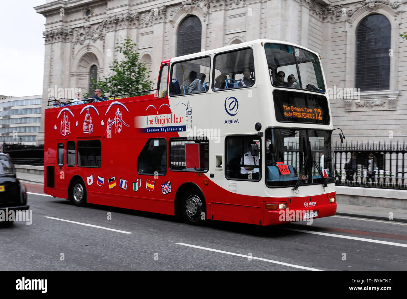 London tours hi-res stock photography and images - Alamy