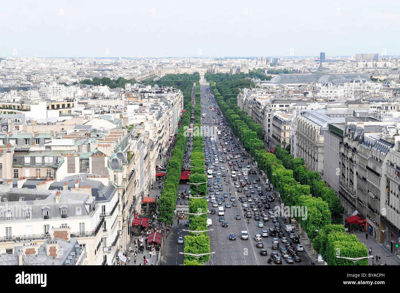 Avenue des champs elysees hi-res stock photography and images - Alamy