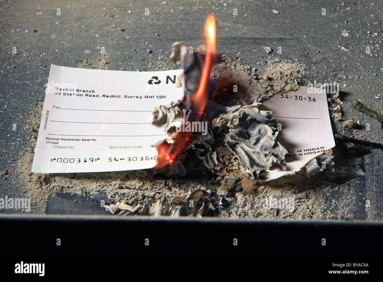 Blank cheque hi-res stock photography and images - Alamy