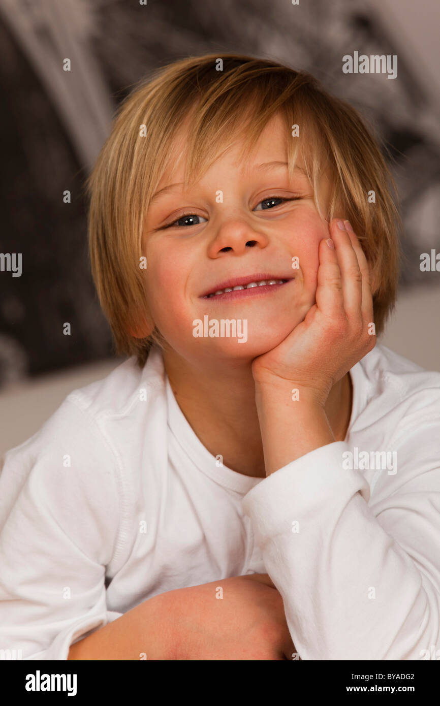 Boy, 7 years, grinning Stock Photo - Alamy
