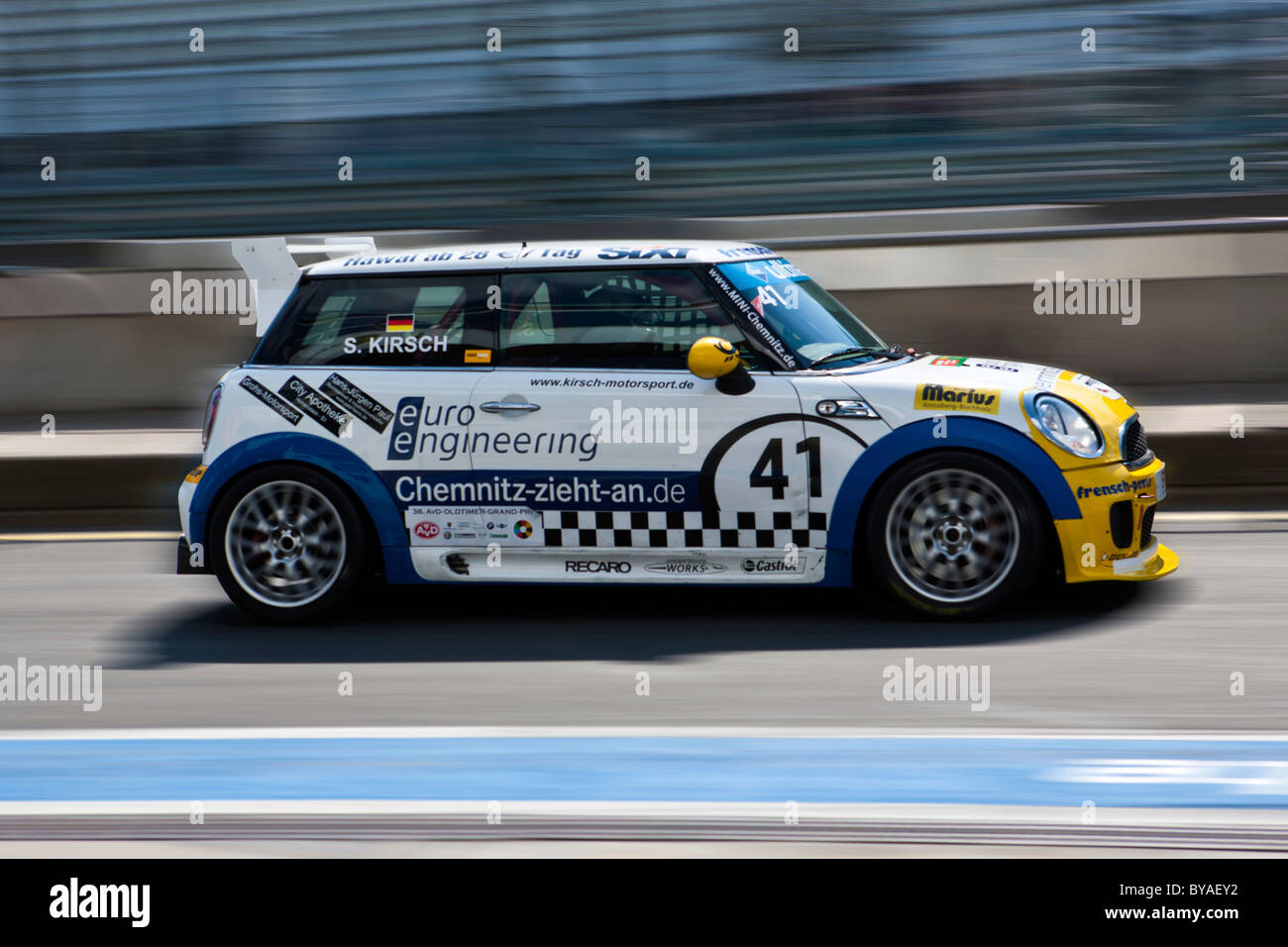 Race of the Mini Coopers, Mini Challenge at the Oldtimer Grand Prix ...