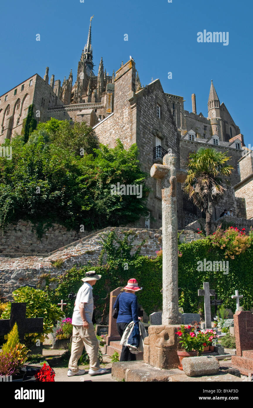 Graveyard mont saint michel hi-res stock photography and images - Alamy