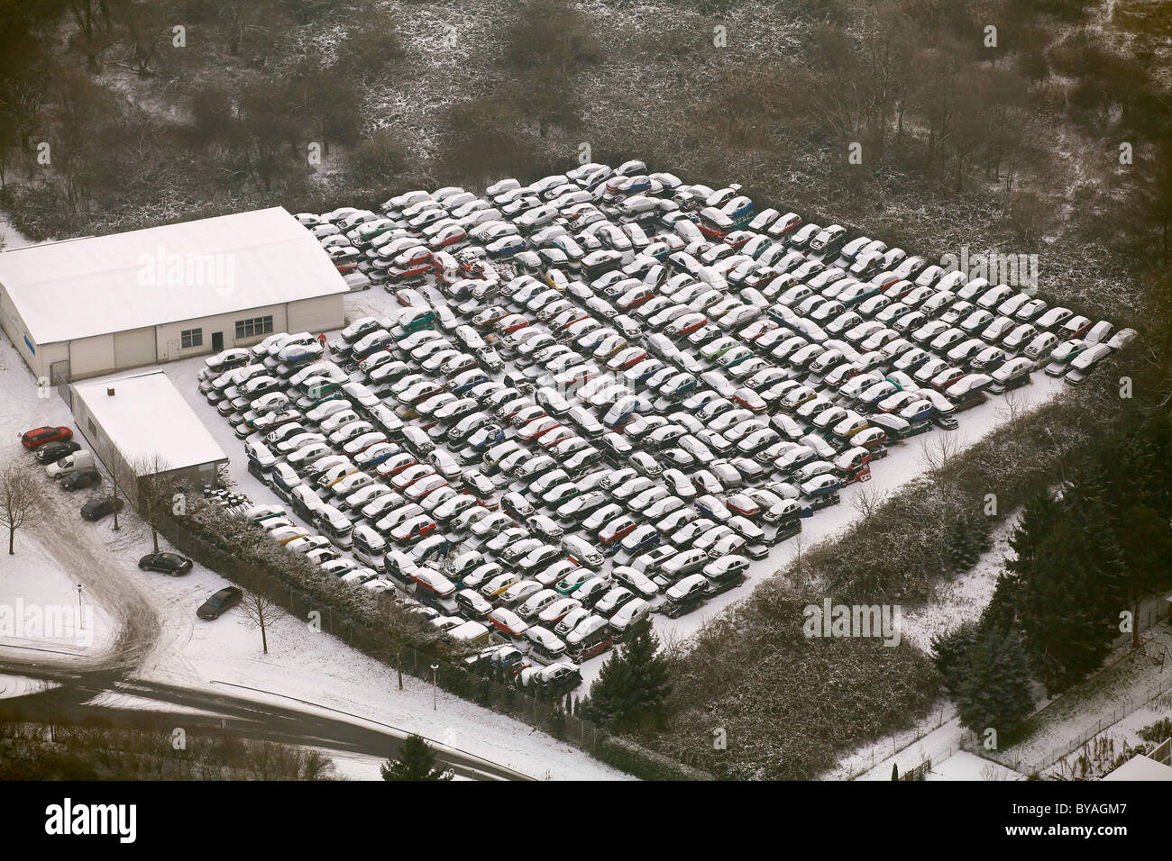 Scrapyard overview hi-res stock photography and images - Alamy