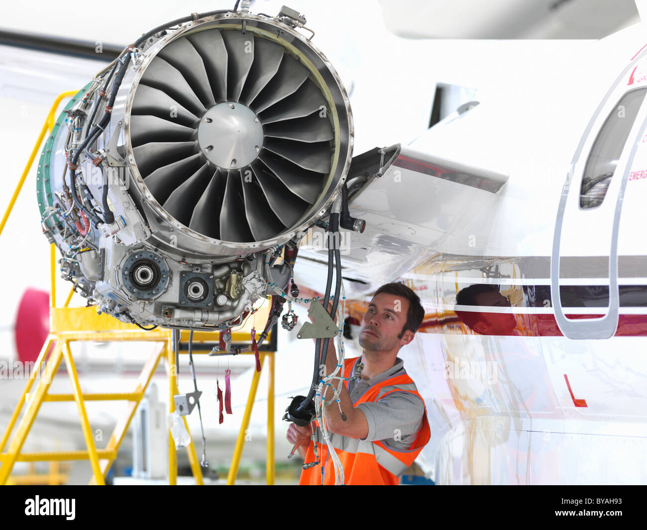Jet engine side view hi-res stock photography and images - Alamy