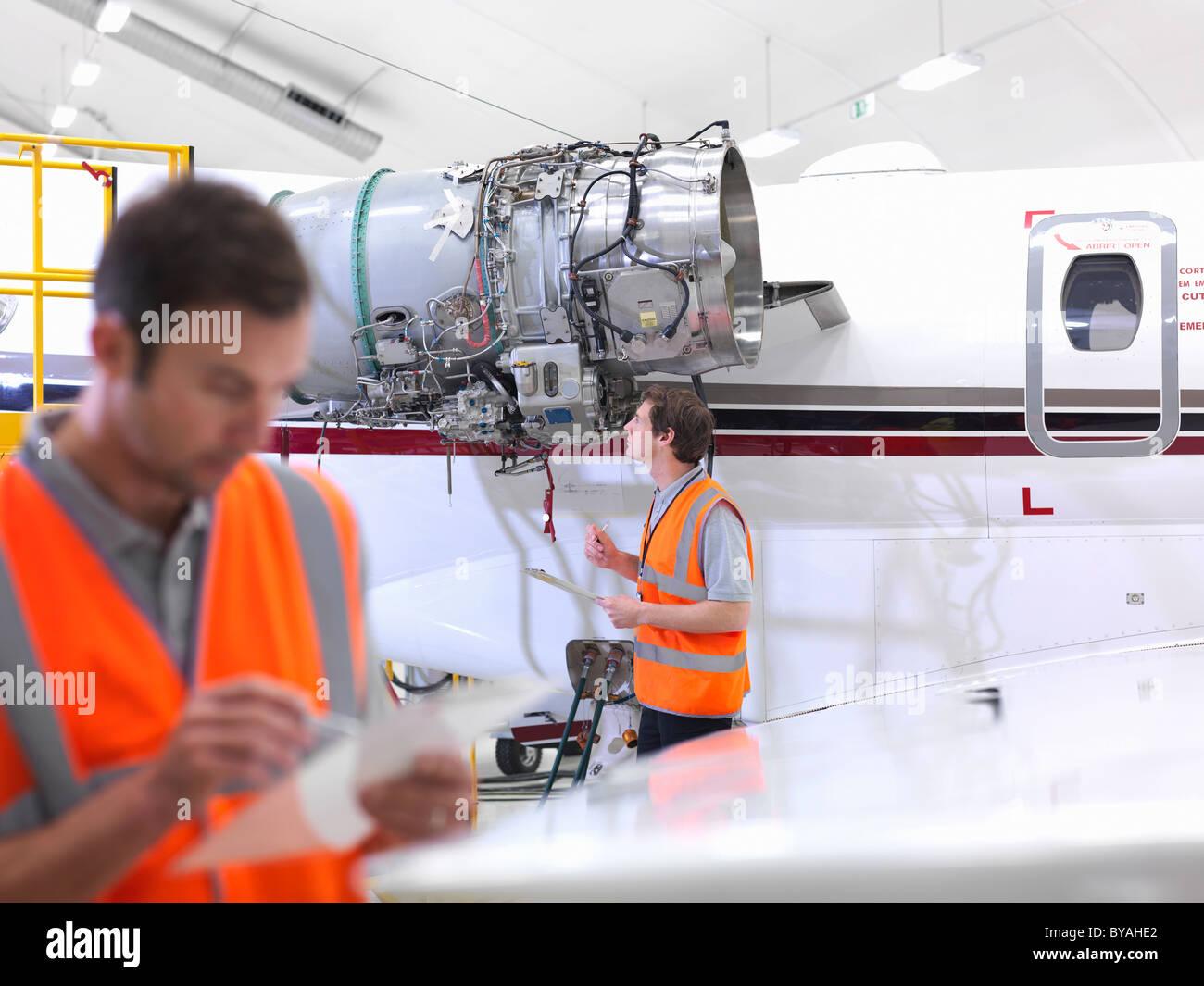 Jet engine side view hi-res stock photography and images - Alamy