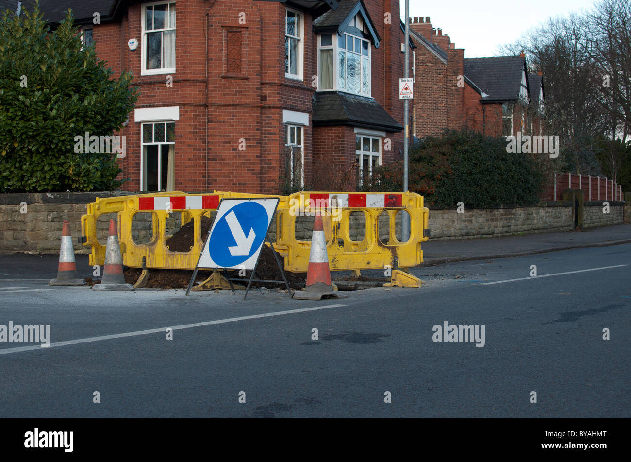 sign telling traffic to avoid roadworks Stock Photo - Alamy
