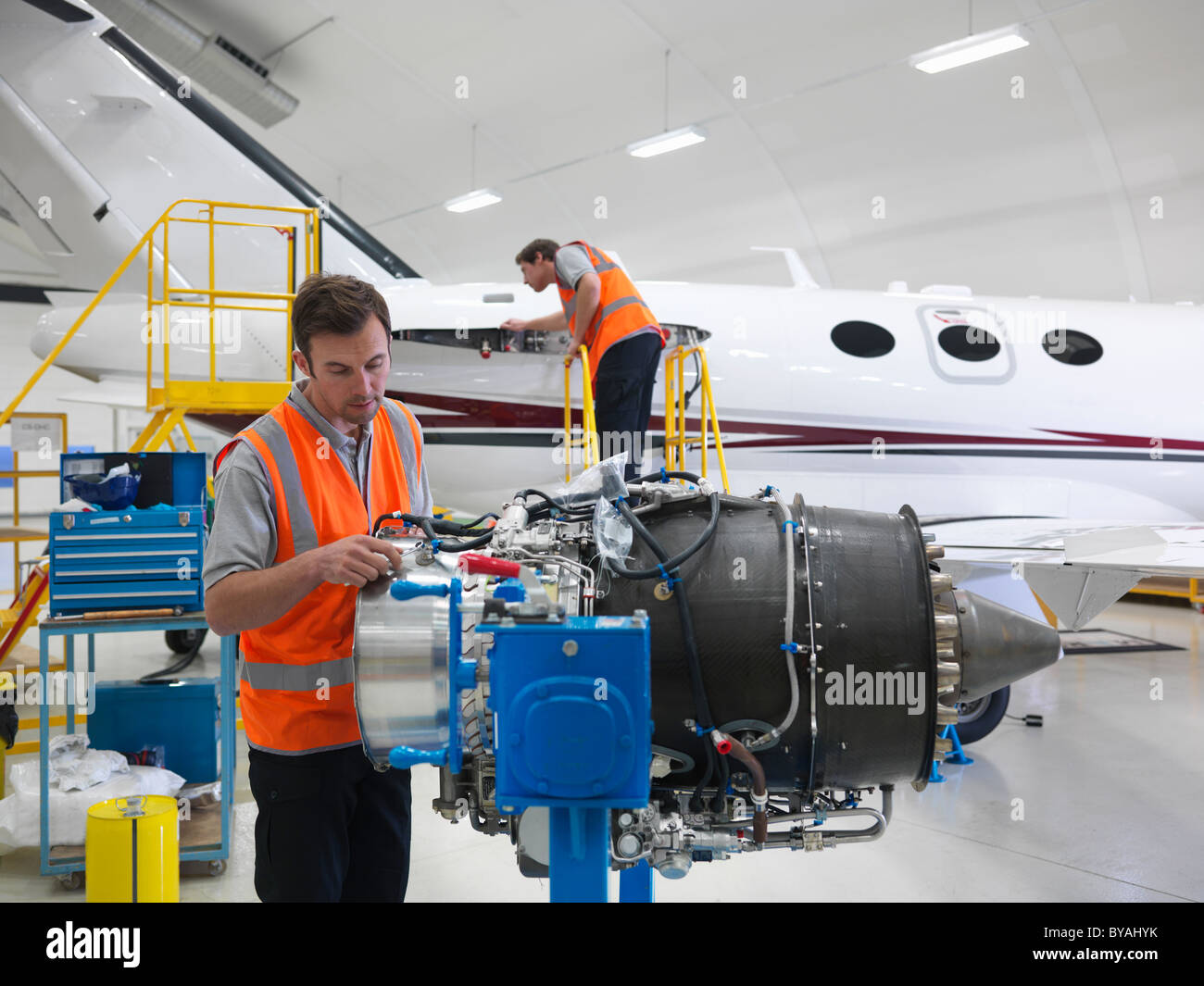 Engineers inspect jet engine hi-res stock photography and images - Alamy